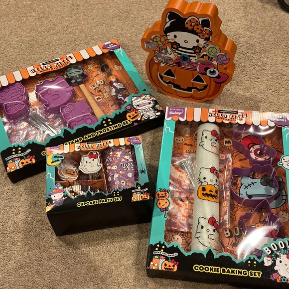 Hello Kitty | Kitchen | Hello Kitty Sanrio Baking Sets Plaque Halloween ...